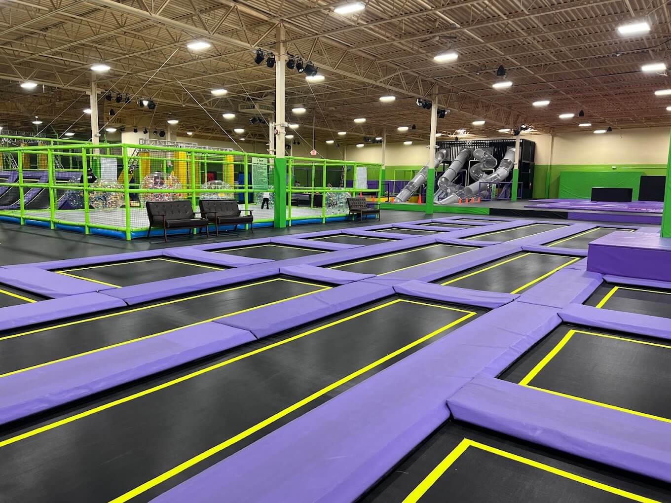Top Trampoline Parks in NH Bring Fun to New Heights